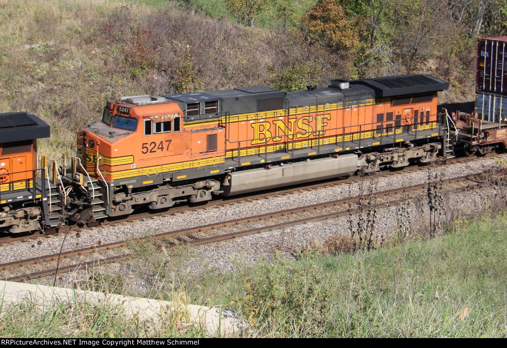 BNSF 5247